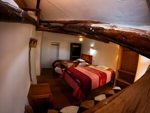 Quarto Triplo Tradicional | Wi-fi grátis, roupa de cama fornecida 