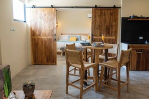 Apartamento Exclusivo, 1 cama king-size | Sala de estar | Smart TV 