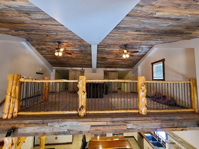 Peaceful Private Nature Escape - Barndo Retreat On 10 Wooded Acres, Mins From Kc - Blue Springs Lake