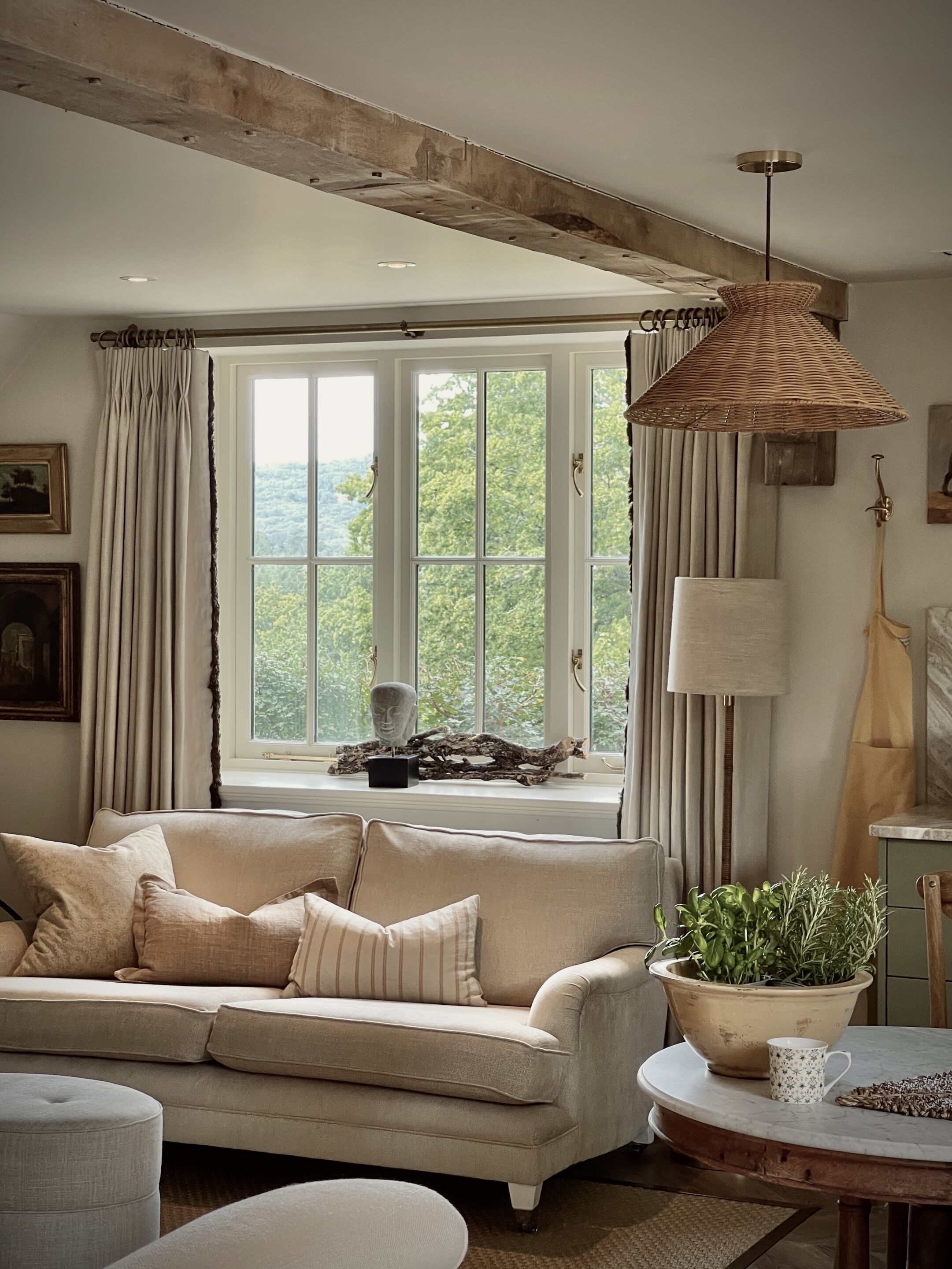 Plum Henley Is A Characterful One Bedroom Cottage - Midhurst