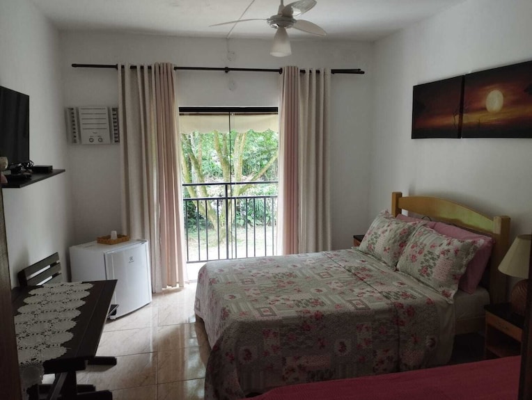 Linda Pousada Em Local Central E Em Meio à Natureza - Itatiaia