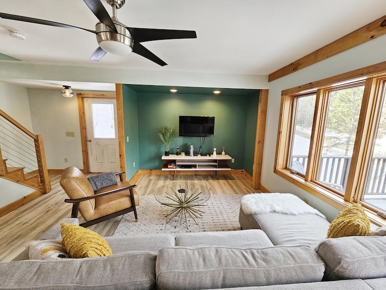 Modern Design In The Woods, Private, Beautiful - Waterbury Village Historic District
