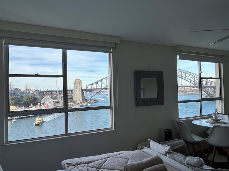 Harbourside 81 - Stunning Studio Apartment - Harbour Bridge & Opera House Views - Sydney Observatory, Millers Point