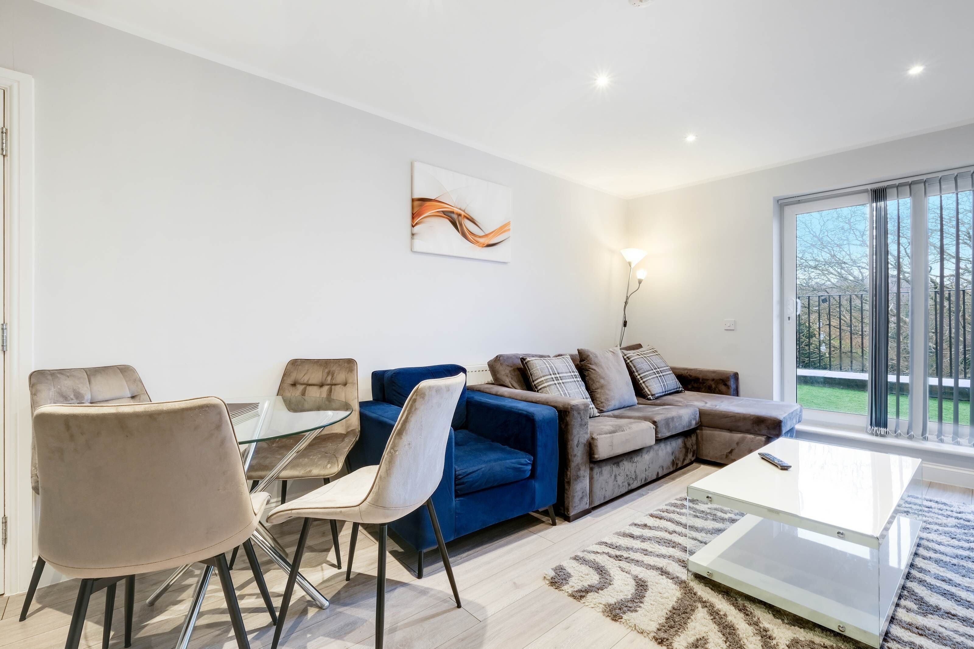 2 Bedroom Penthouse With Parking High Wycombe Apt. 01 - Beaconsfield, UK