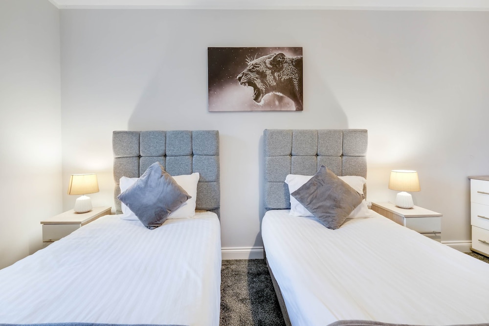 2 Bedroom Penthouse With Parking High Wycombe Apt. 01 - 馬洛