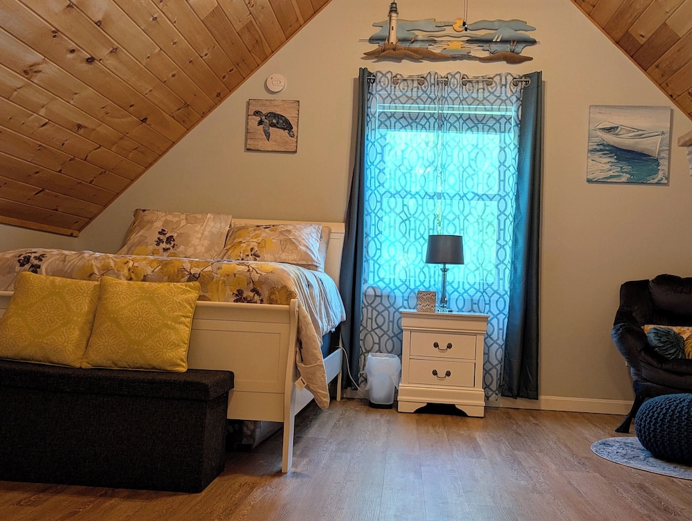 Cozy Lake Cottage On Woodbury Pond. - Monmouth, ME