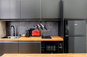 Estúdio Exclusivo | Cozinha privada | Um frigorífico/congelador grande, um micro-ondas 