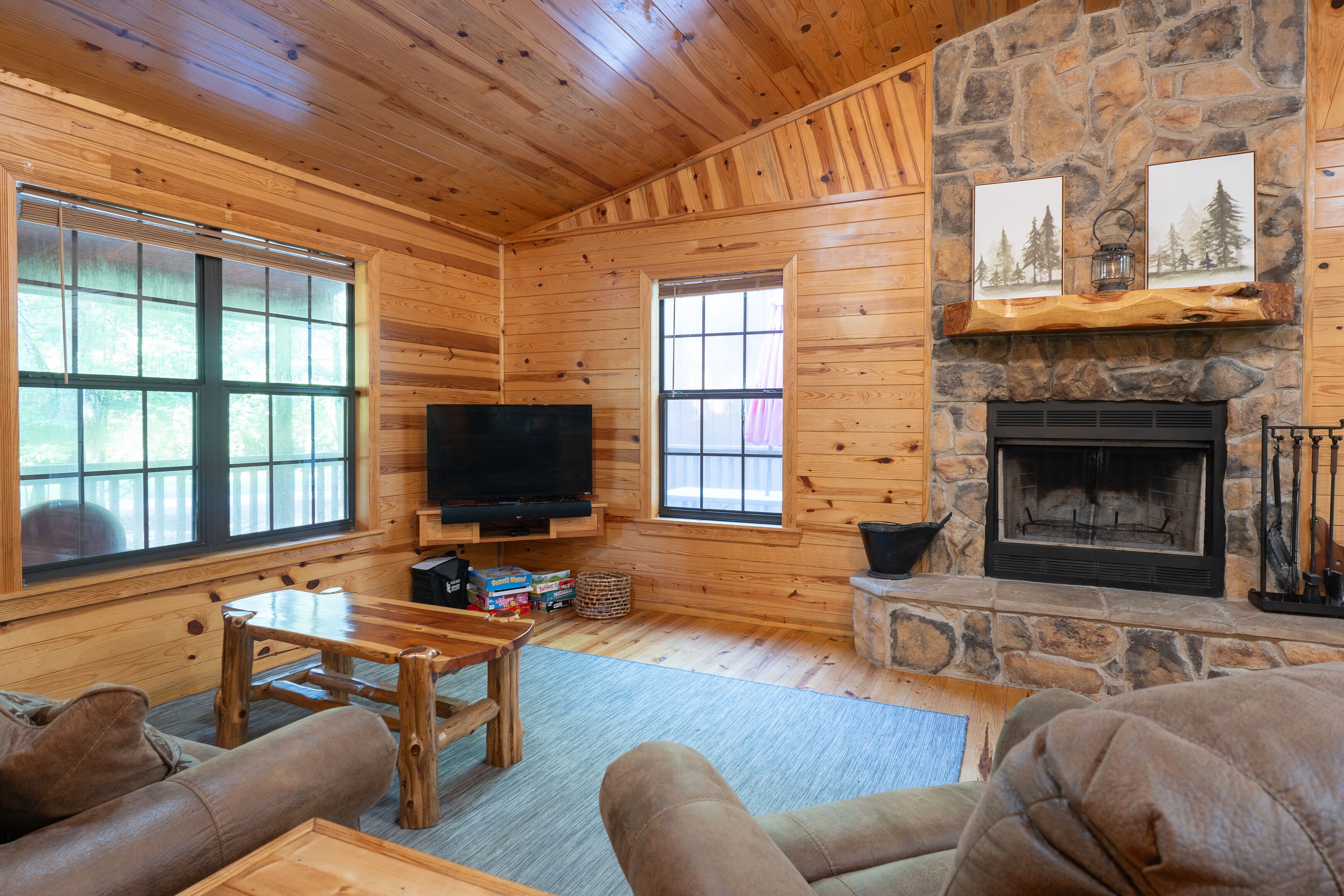 Close To State Park Secluded & Private Fenced Yard For Dogs W/ Hot Tub - Hochatown, OK