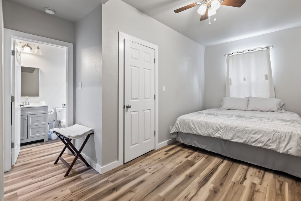4 Suite Private Bathroom Host Party for Weddings, Events, Hot Tub, Pets ...