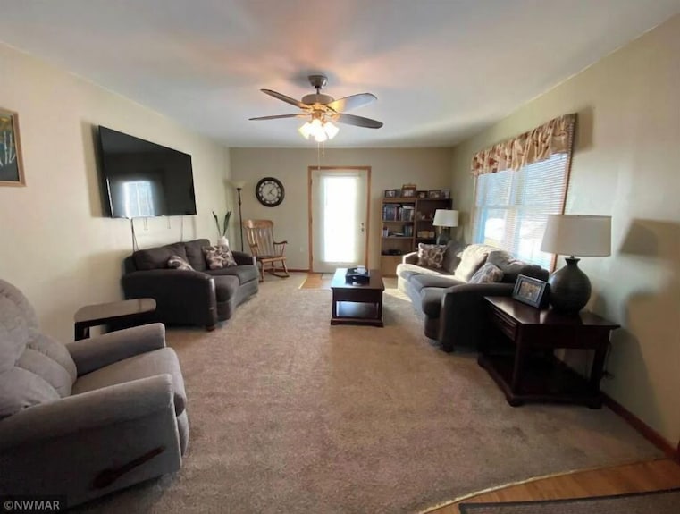 Cozy Country Farm House With Up To Date Furnishings On Island Lake - Minnesota