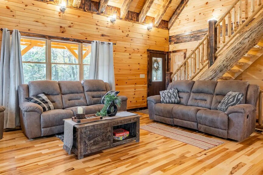 Epic Cabin 5 Miles From Hocking Hills Park. Hot Tub, Sauna, Arcade And More! - Ohio