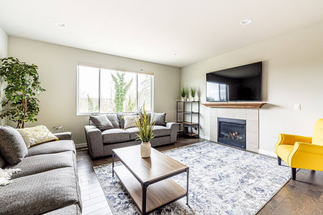 Luxurious 3 Story New Construction Near Seattle! - Kent, WA