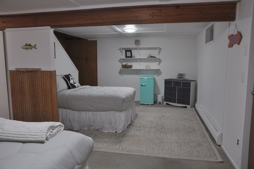 Prime Location! Minutes From Sleeping Bear National Park & Lake Michigan Beaches - Honor, MI