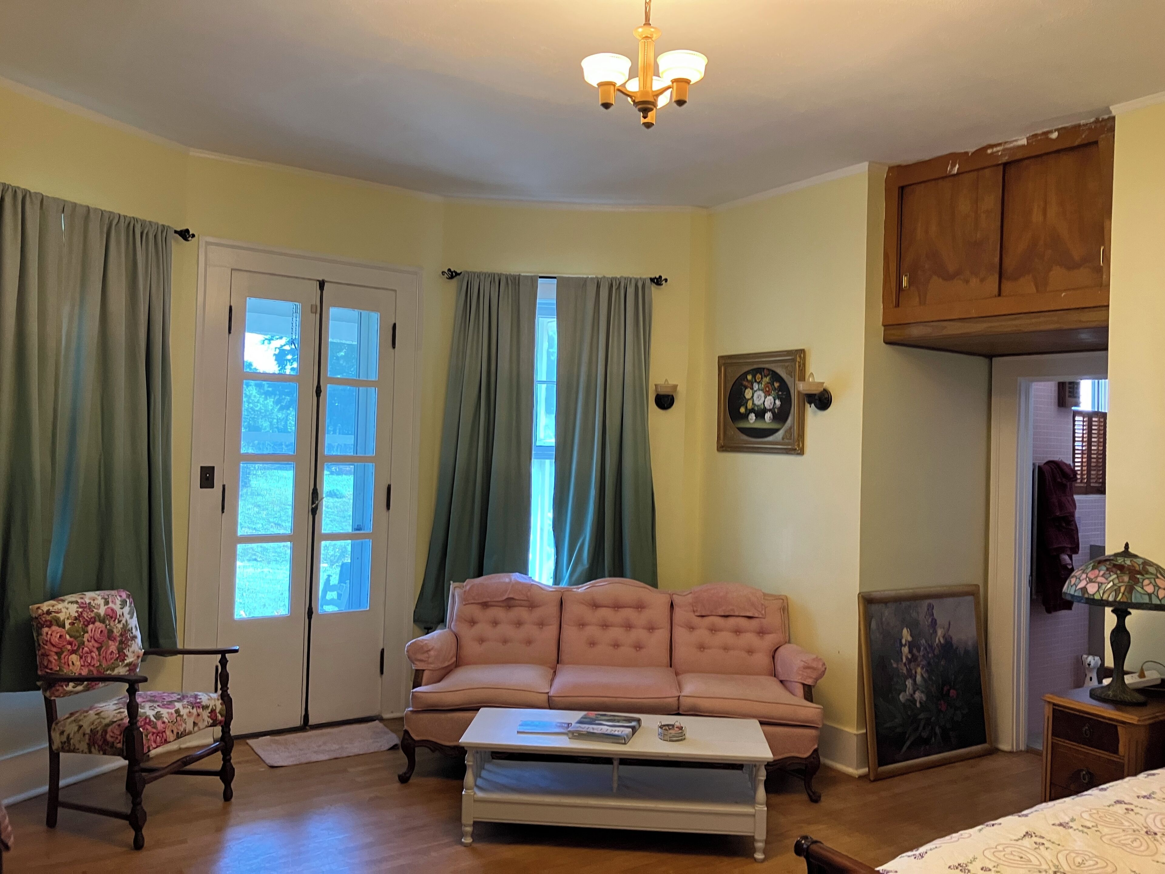 The Yellow Rose Historic Home - Louisiana, MO