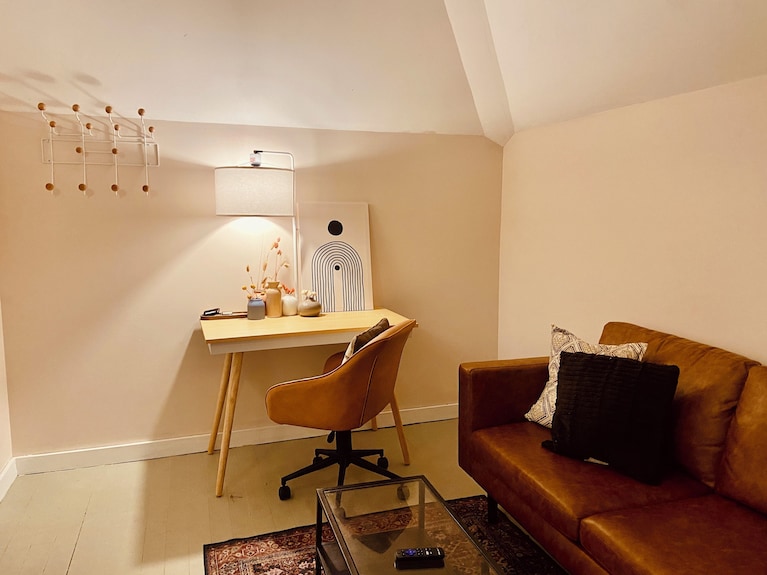 Quiet Carriage House In Historic Detroit Neighborhood - 10 Minutes From Downtown - Lake Erie, PA