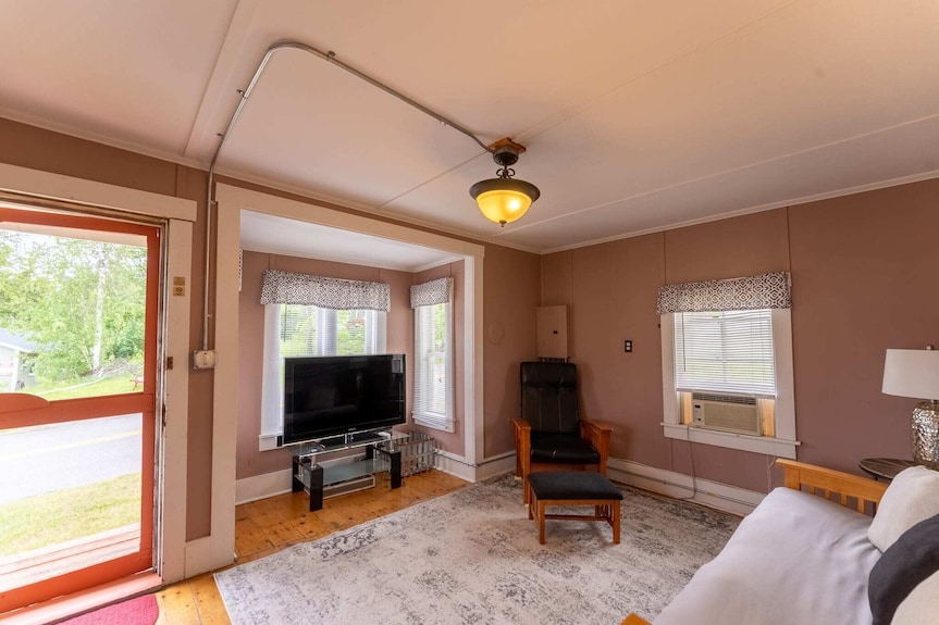 The Grumpy Funhouse S - Weirs Beach, NH