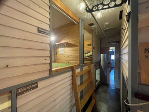 Dormitório Partilhado, em dormitório misto | Ferro/tábua de engomar, roupa de cama fornecida 