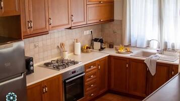 Vila superluxo | Cozinha privada | Geladeira grande, fogão, lava-louças, torradeira