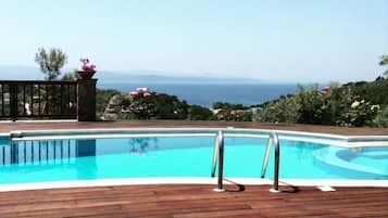 Piscina externa sazonal