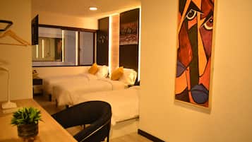 Quarto triplo standard | 1 quarto, escrivaninha, espaço de trabalho para notebook