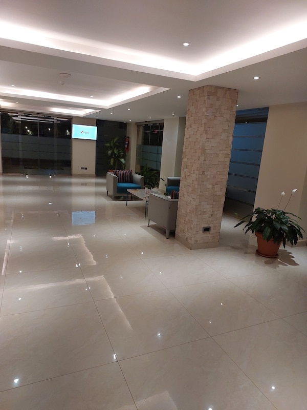 Canary Hotel - Kampala