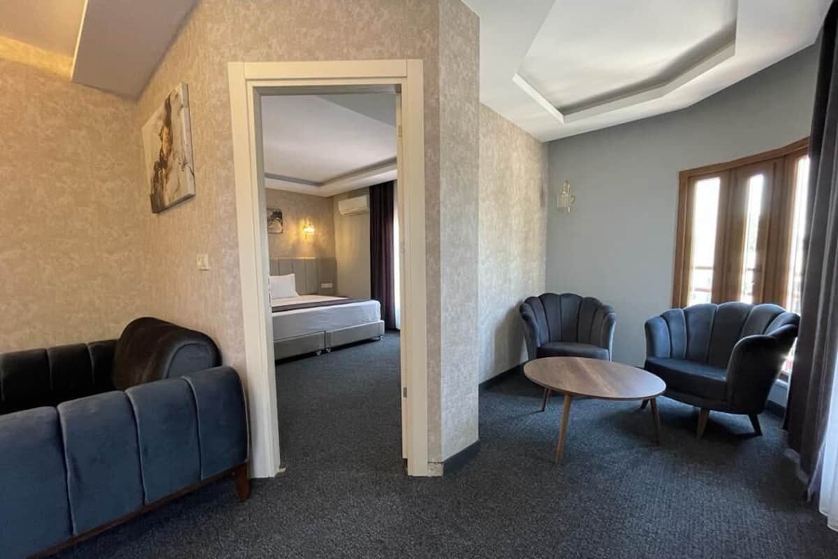 Suite de Luxo | Roupa hipoalergénica, minibar, cofre no quarto 
