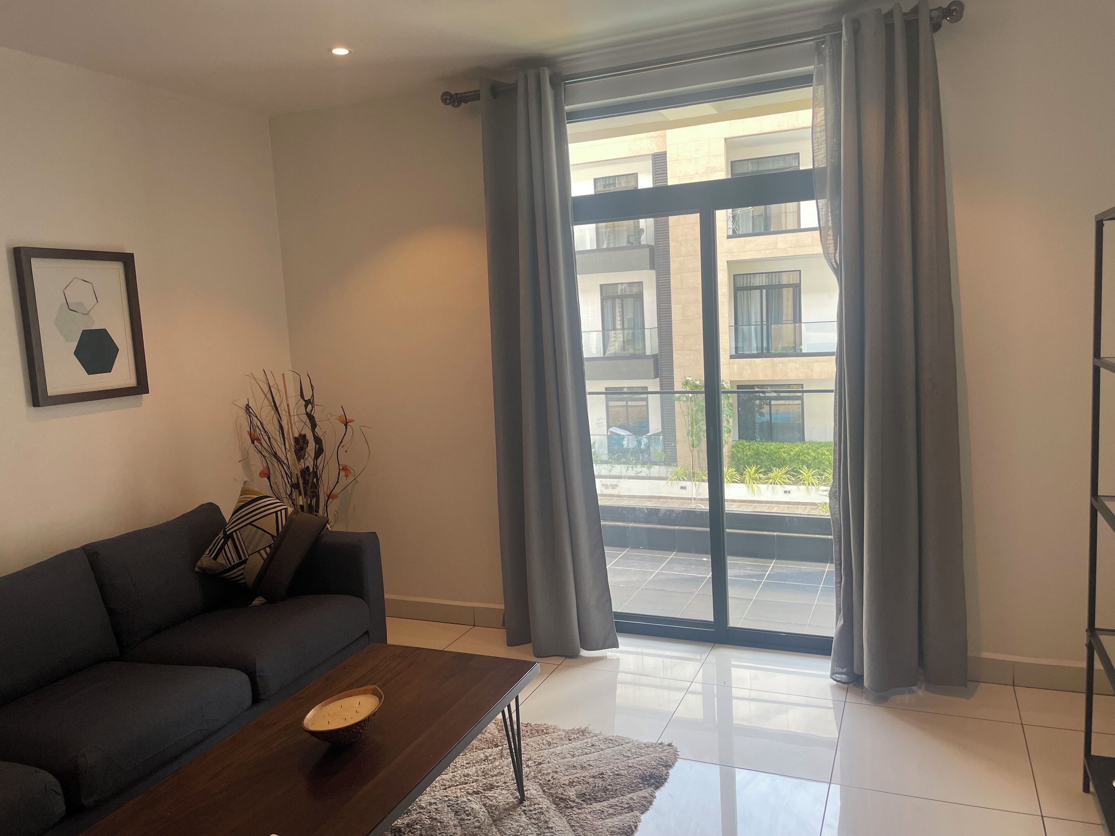 Elite One-bedroom @ The Gardens - Accra