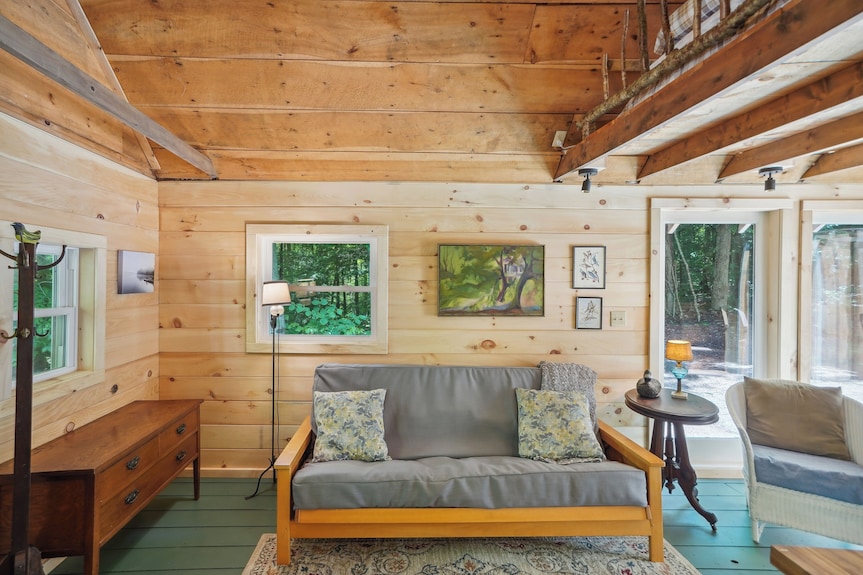 Gloversville Retreat With Patio & Lake Access! - Gloversville, NY