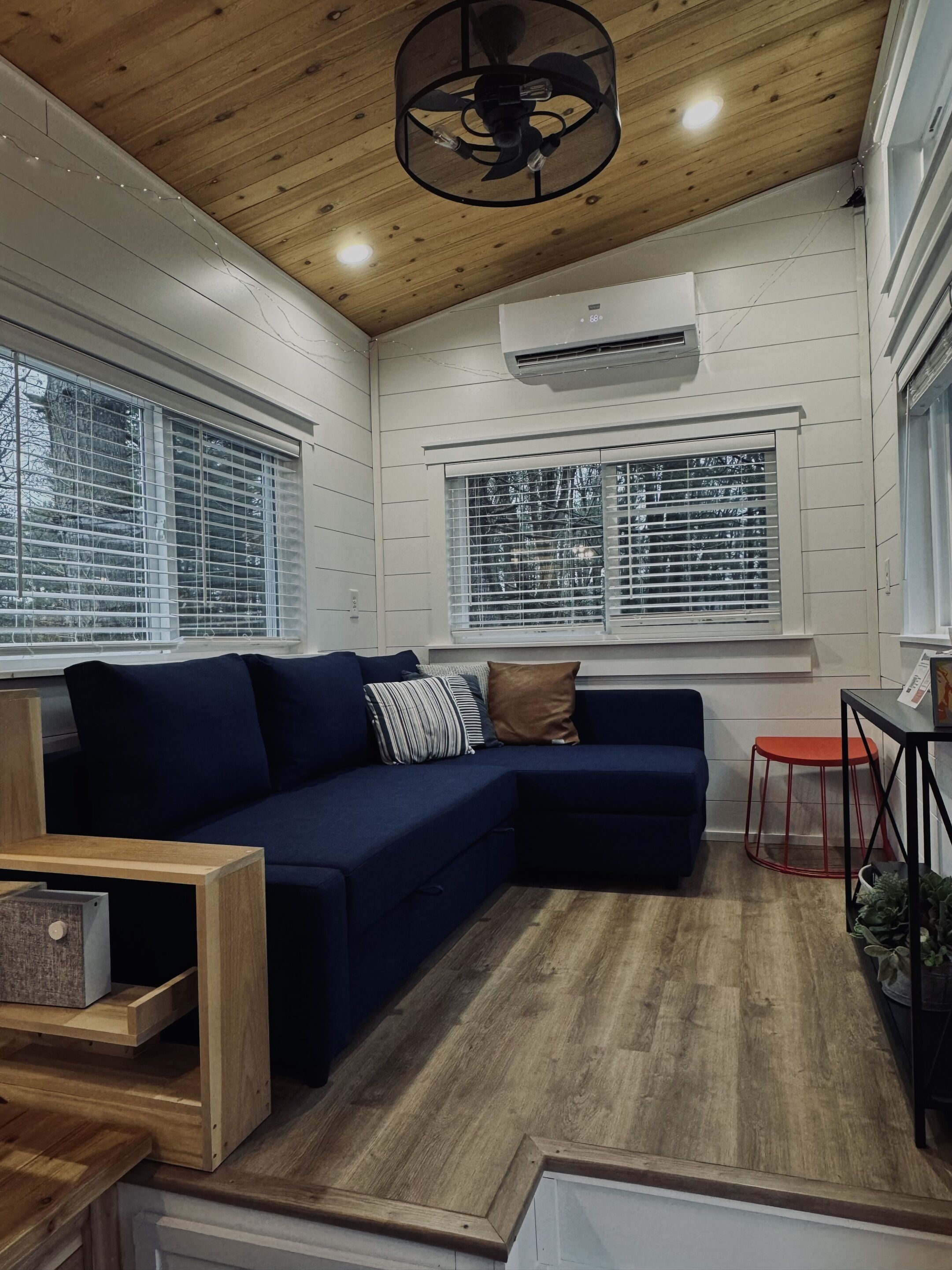 The Gladiola Tiny House By The Lake - Logan, OH