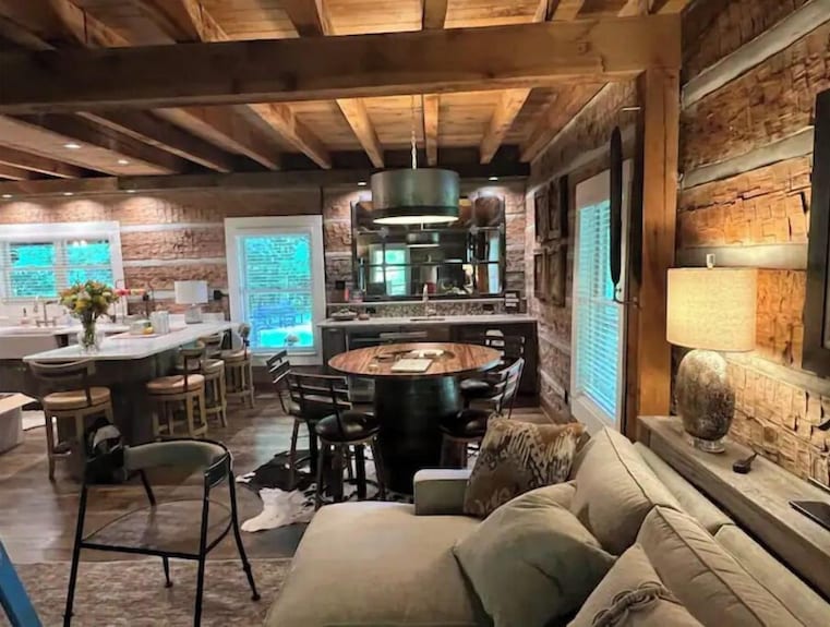 Luxury 4 Bedroom Log Cabin On 32 Acres Only 10 Minutes From Frankfort, Ky - Kentucky