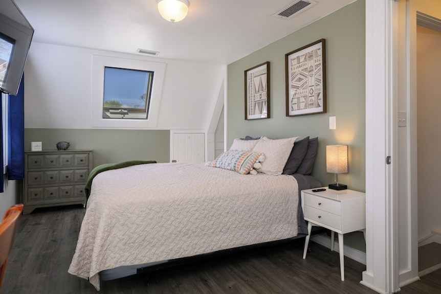 Family-friendly Lakeside Cottage With Spectacular Sunset Views Pet-friendly! - Marlborough, CT