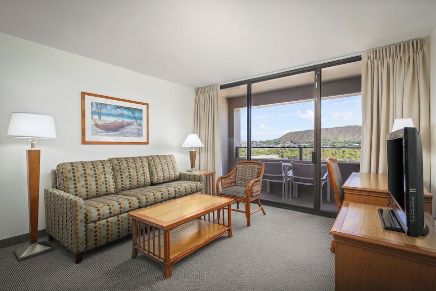 Aston Waikiki Sunset: 2 Bedroom Condo W/diamond Head Views, Close To Beach - Honolulu