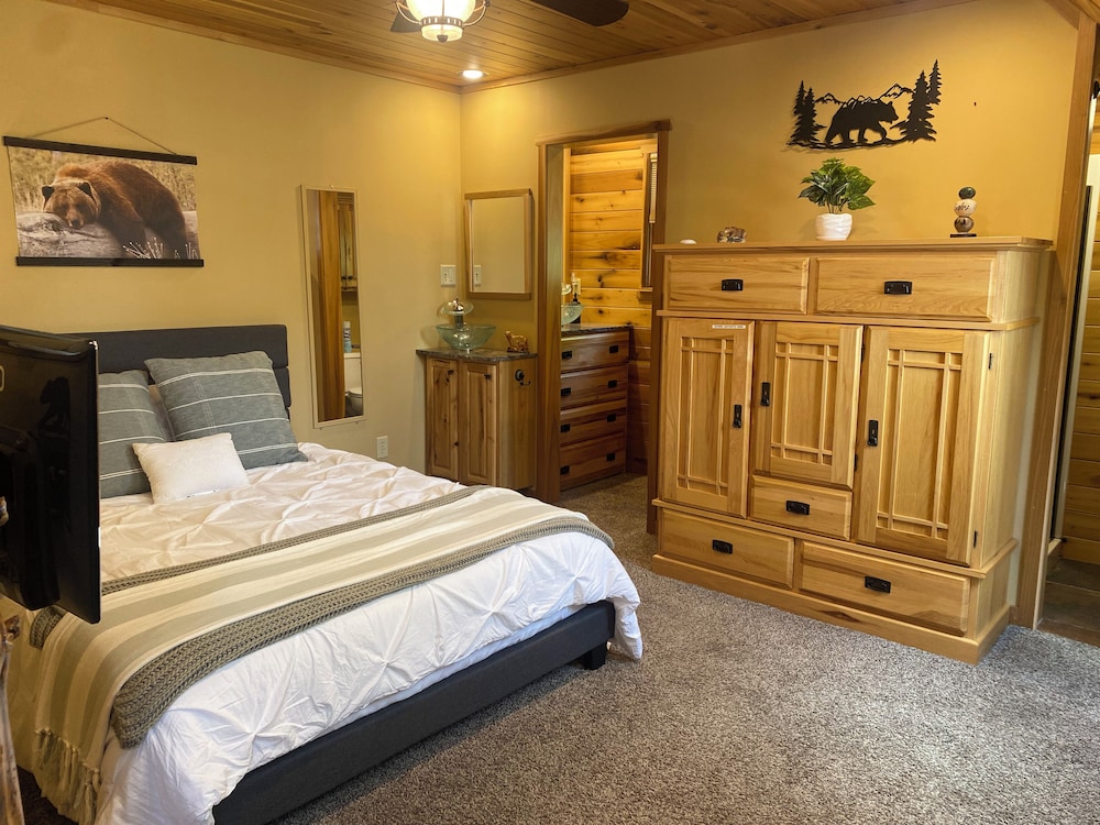 Luxury Bear Loft - Holiday Valley, OH