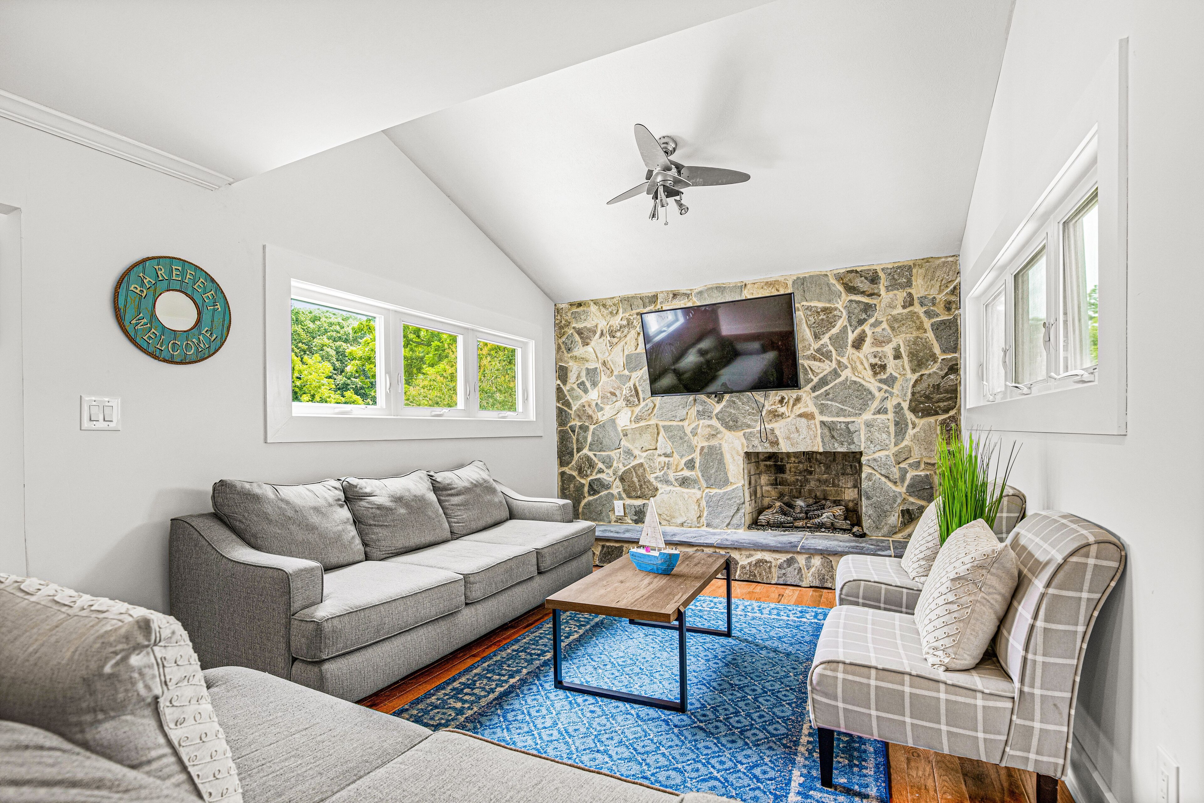 Water Front Oasis With Pickle-ball Court And Hot Tub - Gloucester, VA