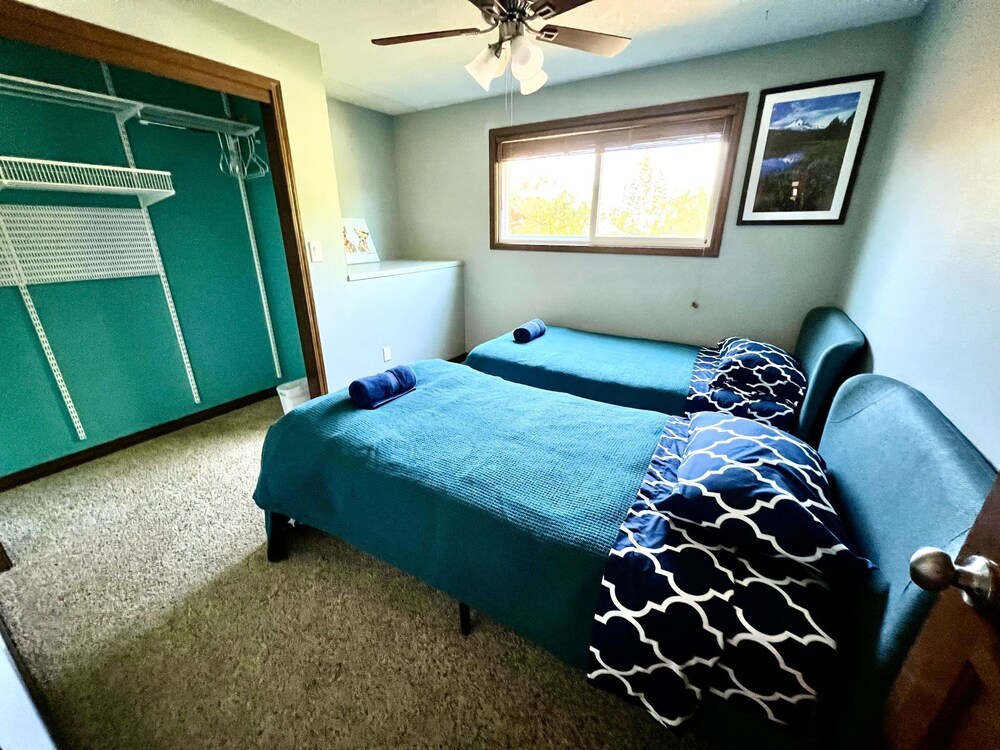 Spotless, spacious & joyful place with backyard, garden & meditation ...