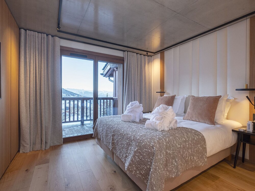 Chalet For 10 In Courchevel 1650 With Jacuzzi And Elevator - Courchevel, France