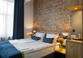 Cofre no quarto, secretária 