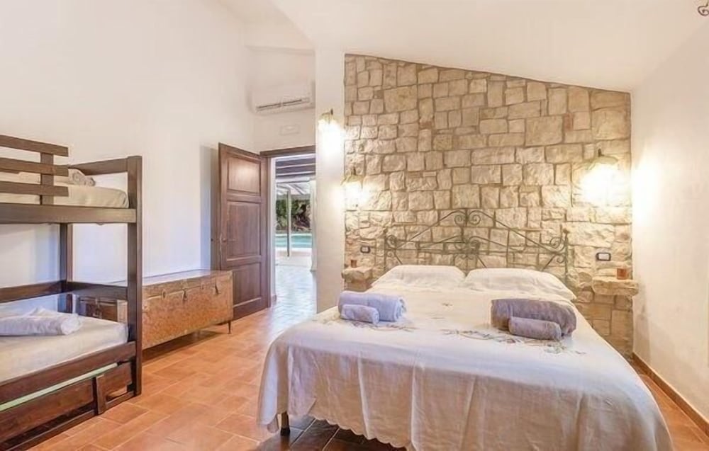 Holiday House San Lupo For 1 - 6 Persons With 2 Bedrooms - Farmhouse - Campania
