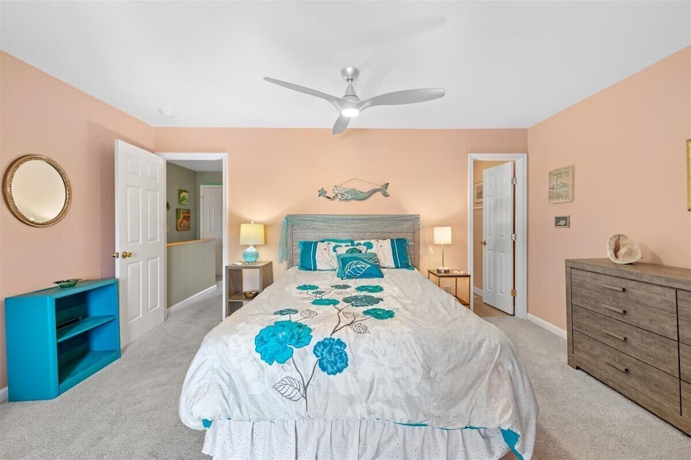 The Mermaid Lounge On Chincoteague Island! - Chincoteague, VA