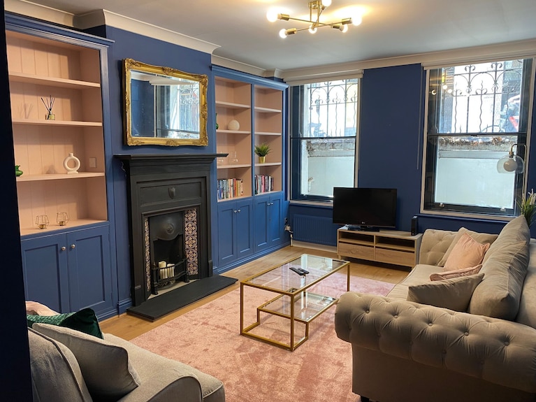 Stunningly Large Apartment Next To British Museum - London Euston station