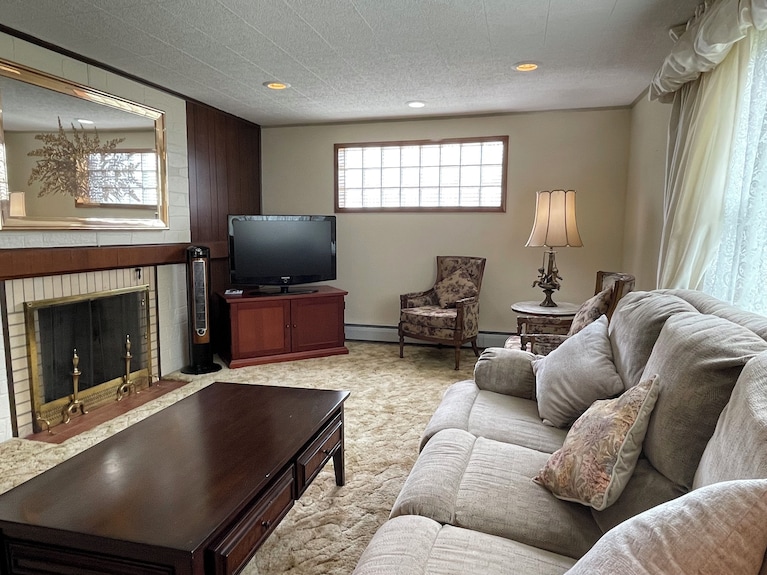 Entire Home 3 Bedroom 1 Bath 6 Guests - Convenient Location Close To Airport - 蘭開斯特