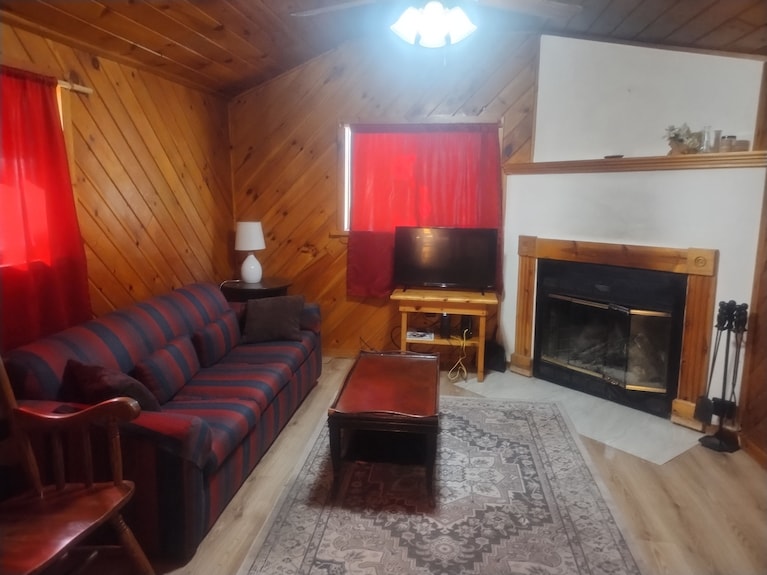 Cold Spring Lodge - Cabin 2 - Phoenicia, NY
