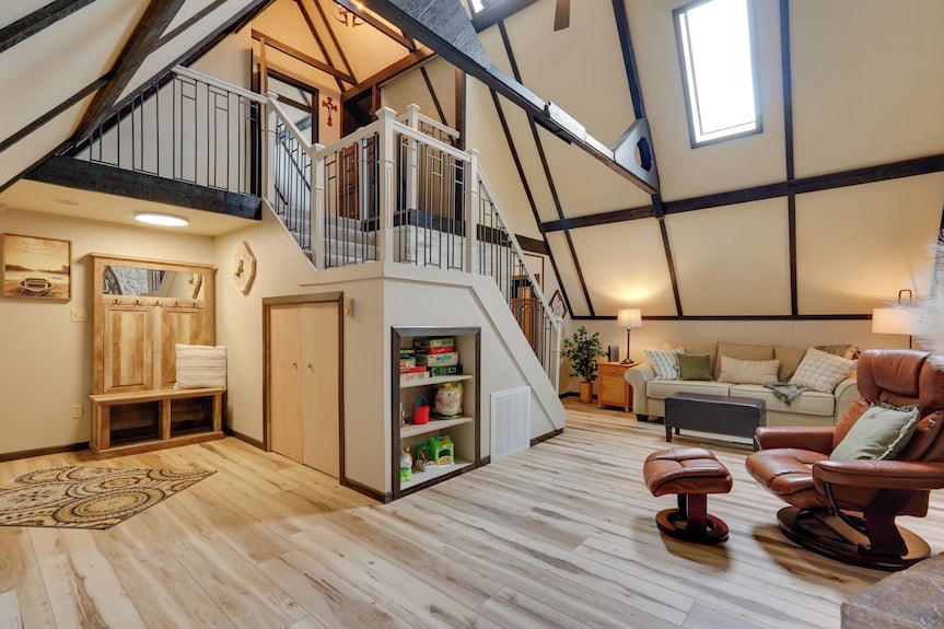 Lakefront St Marys Getaway W/ Boat Dock + Fire Pit - Splash Pad, New Knoxville