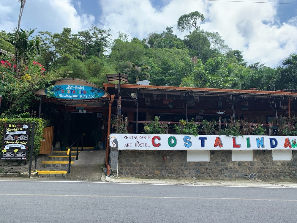 Costa Linda Art Hostel - Quepos
