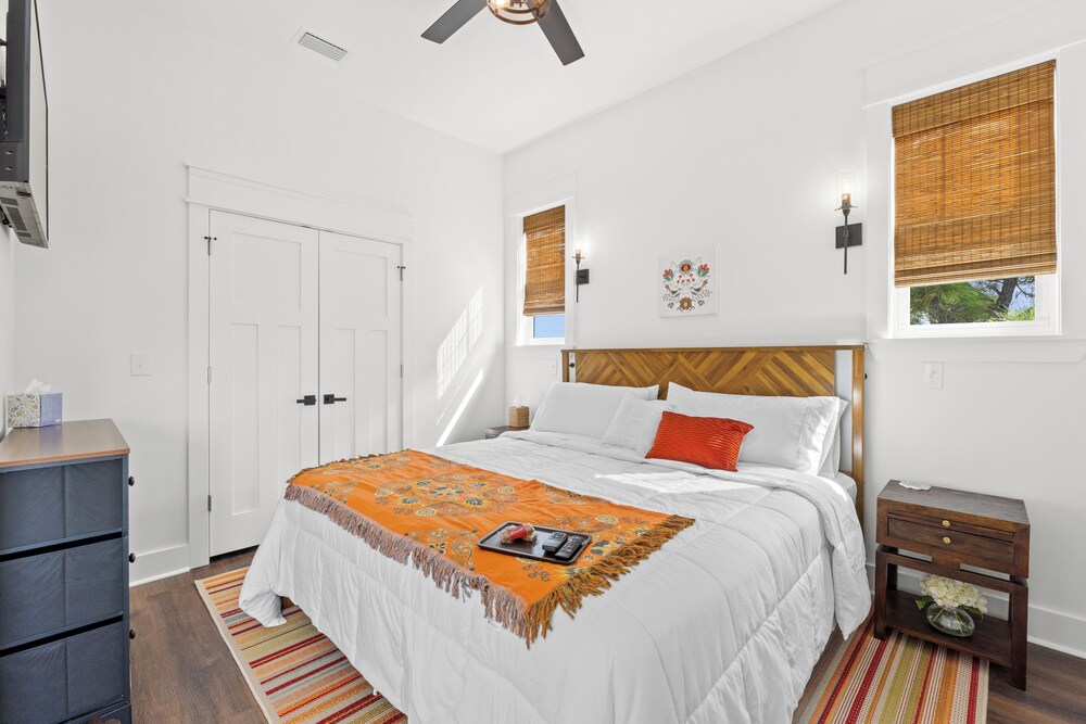 Dog-Friendly Oasis with Private Pool, Kids' Splash Pad & All Amenities ...