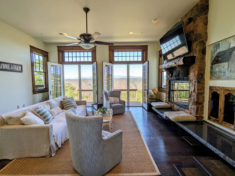 Luxury Nature Estate W/ 3 Homes, Salt Pool, Jacuzzi. Retreats, Intimate Weddings - San Diego