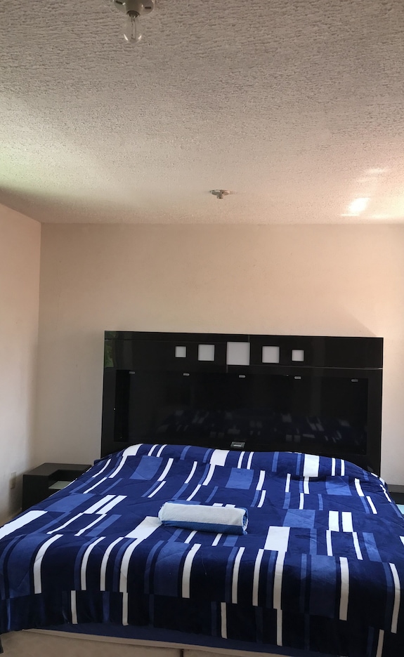 Casa Con Alberca Privada, A 5 Minutos Del Jardín De Eventos El Cid. - Estacas