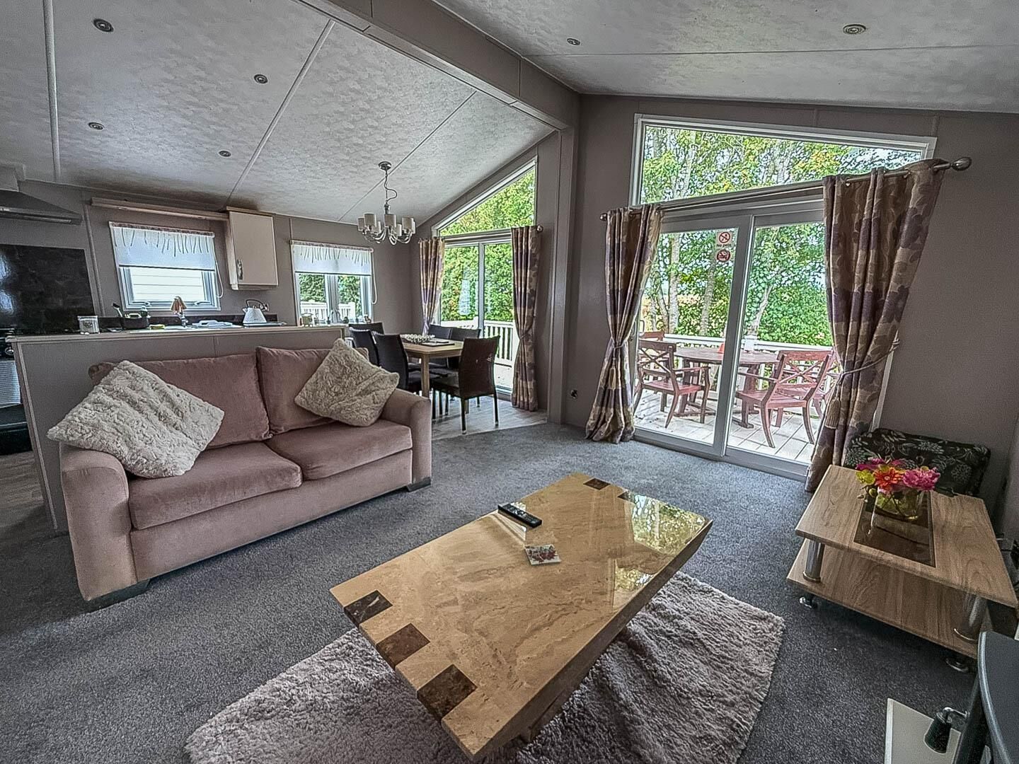 Stunning Lodge With Decking At Oaklands Holiday Park In Essex Ref 39017rw - Clacton-on-Sea