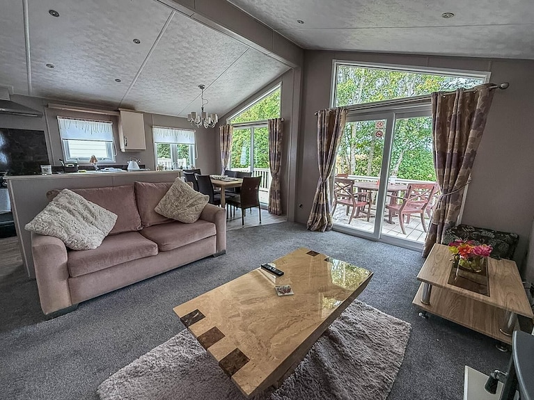 Stunning Lodge With Decking At Oaklands Holiday Park In Essex Ref 39017rw - Mersea Island