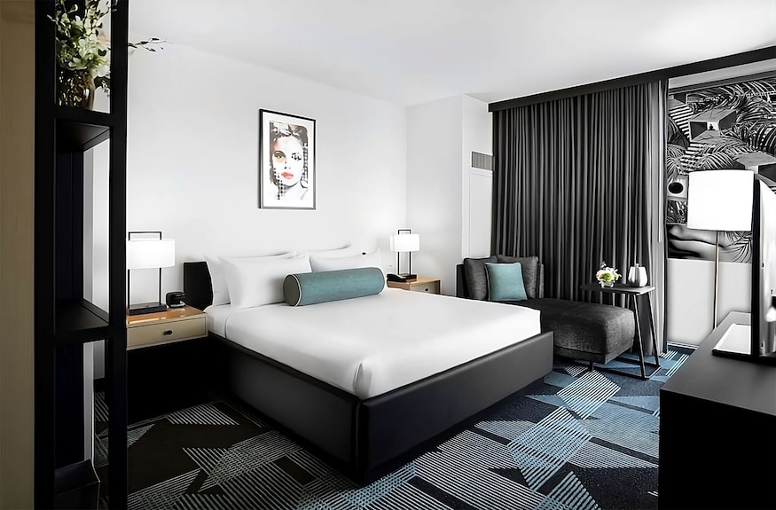 Ultimate Las Vegas Getaway! Two Convenient Units With City View, Swimming Pool! - Las Vegas